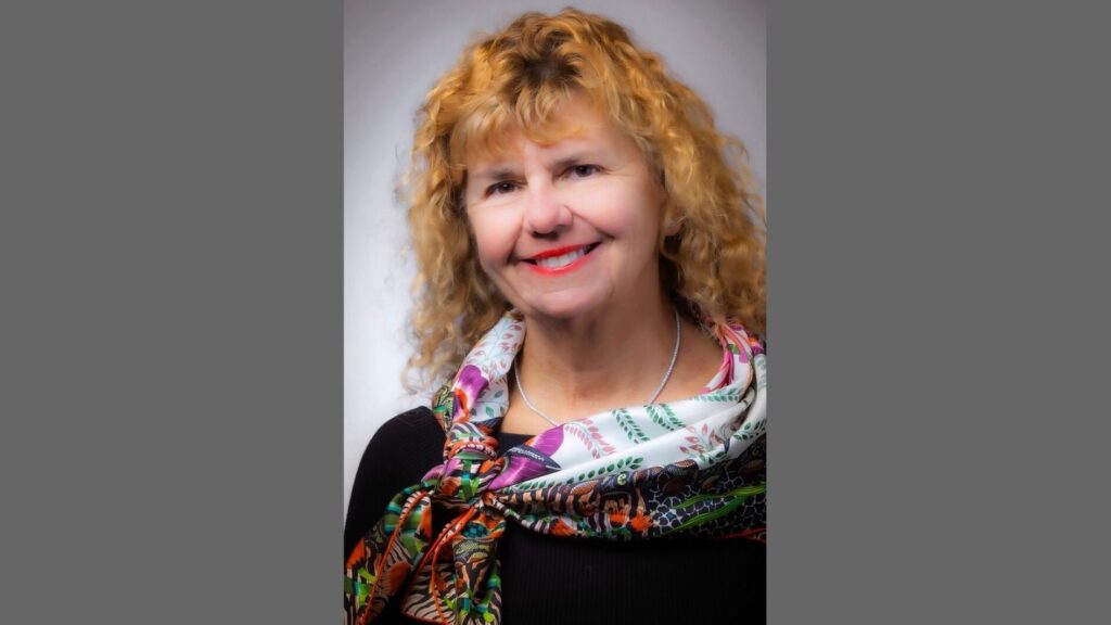 Professor Laura Mularz receives 2025 Nurse Recognition Award from the ...